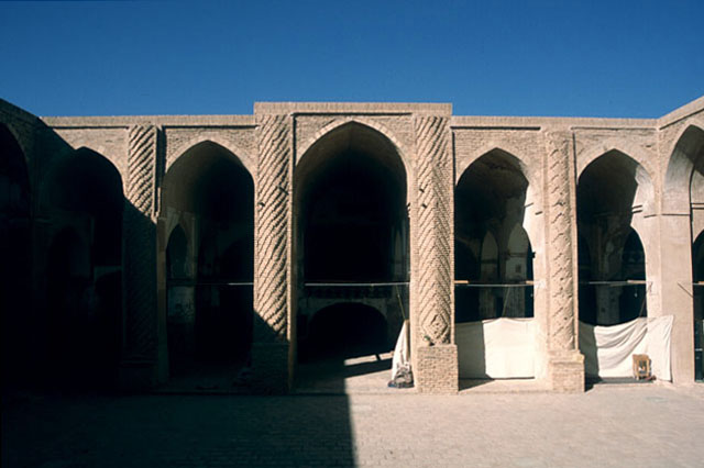 The inscriptions of the Friday Mosque of Na’in in context – SquareKufic