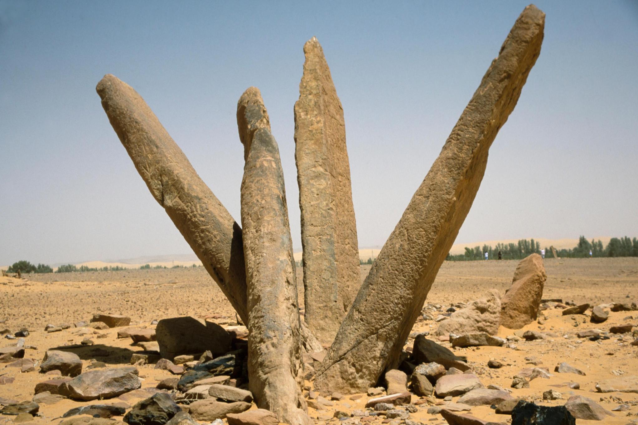 Al-Rajajil, the Stonehenge of Saudi Arabia – SquareKufic
